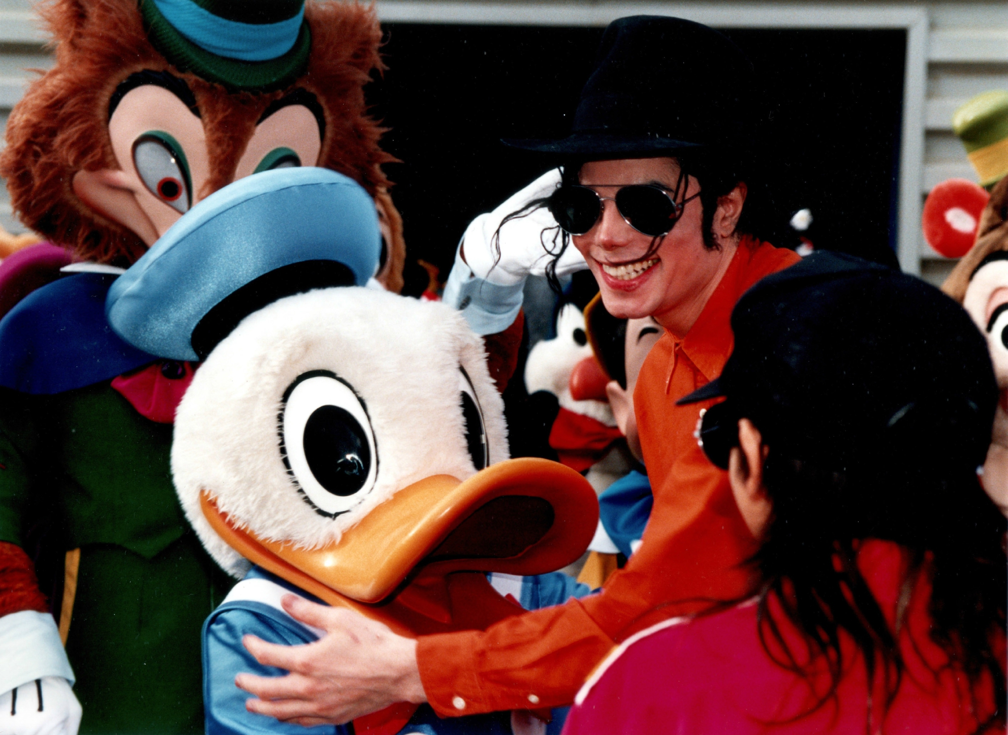 Michael Jackson et les personnages Disney