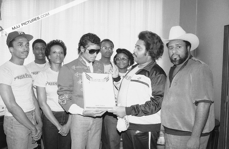 Michael Jackson remercié par la Pride Patrol du National Youth Movement ...