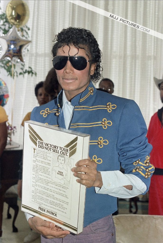 Michael Jackson remercié par la Pride Patrol du National Youth Movement ...